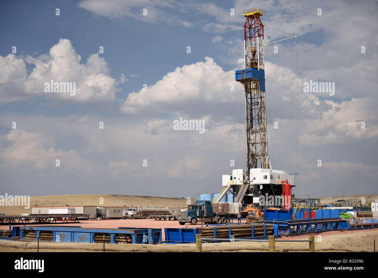 Drilling rig hi-res stock photography and images - Alamy
