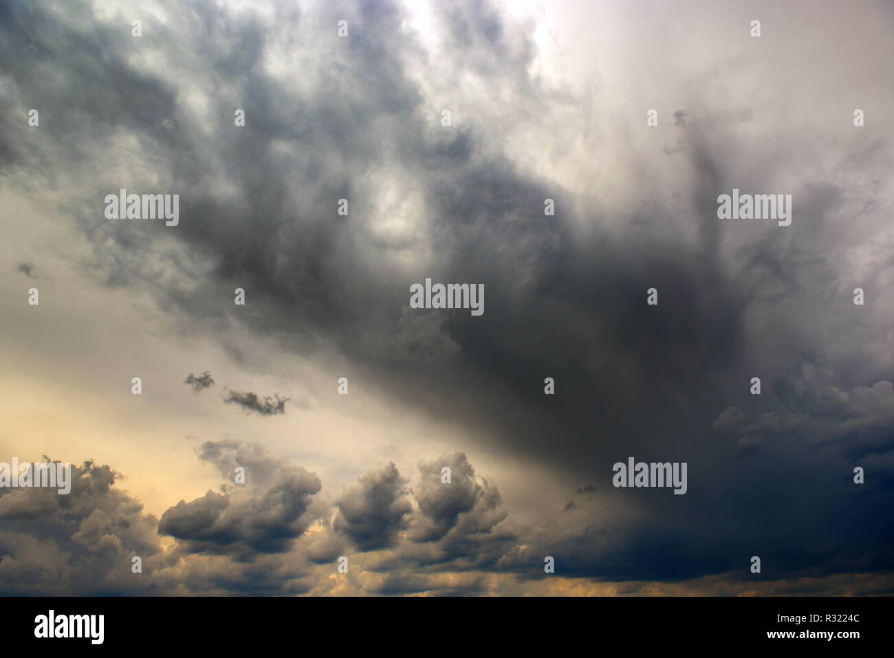 Gloomy heavy thunderclouds hi-res stock photography and images - Alamy