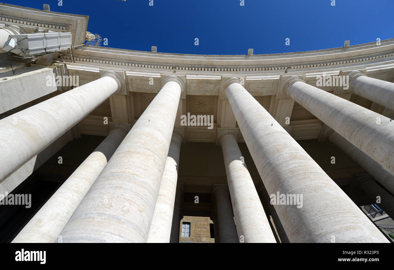 Colossal Doric Colonnades High Resolution Stock Photography and Images ...
