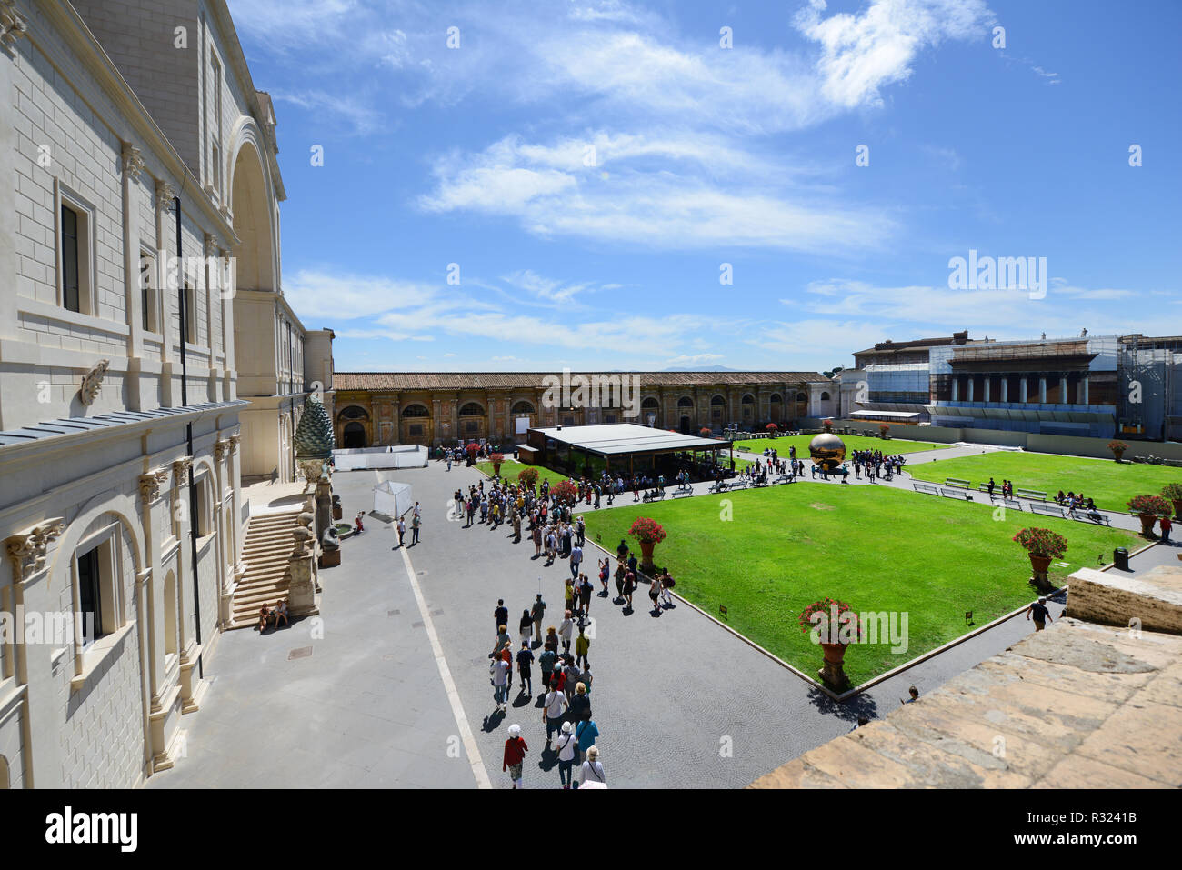 Courtyard of the vatican hi-res stock photography and images - Alamy