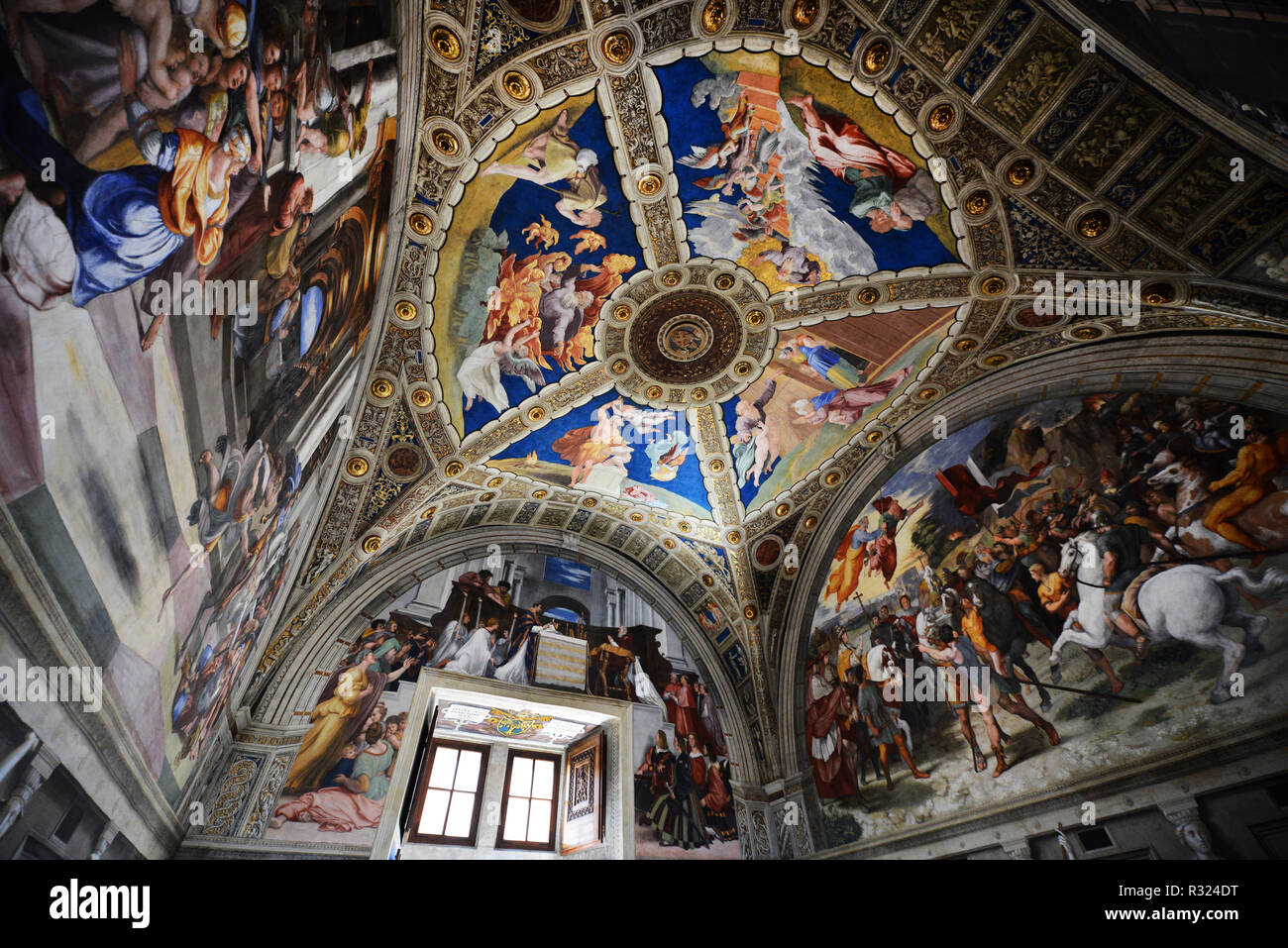 Ceiling of Room of Heliodorus in the Vatican museum Stock Photo - Alamy