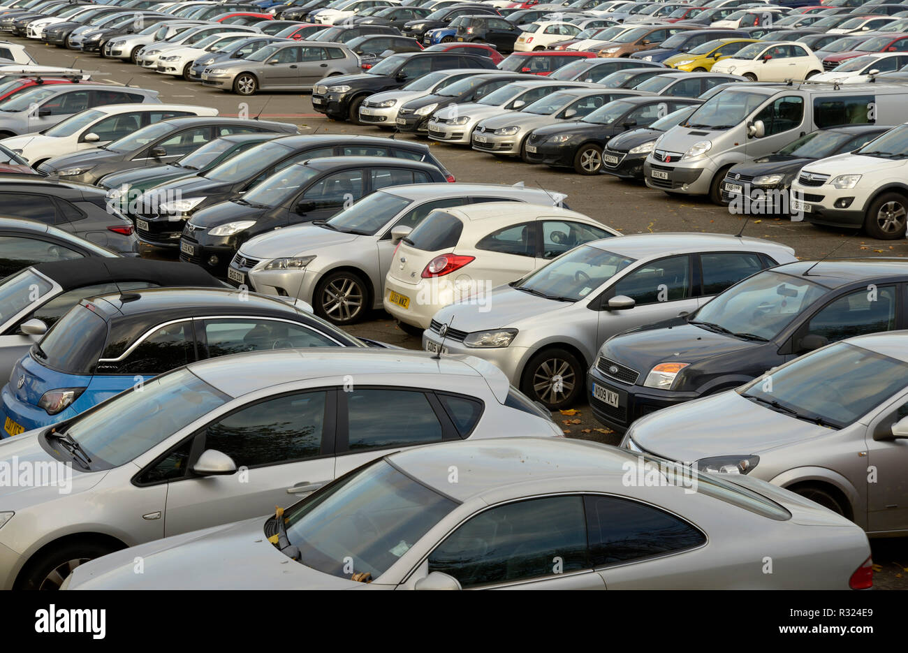 Packed Park & Ride, Car park, Christmas shopping, Nottingham, England ...