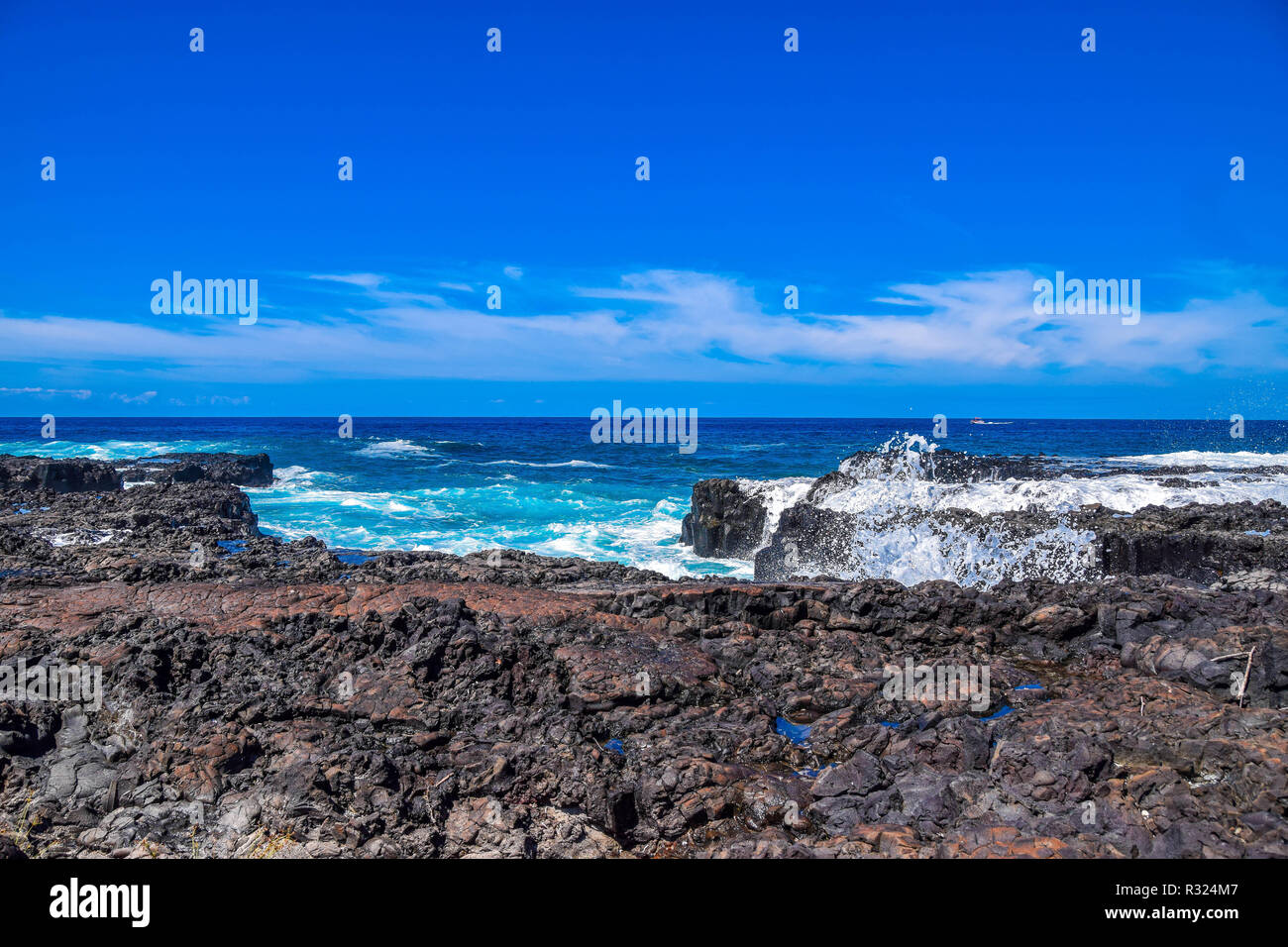 Hawaii wave lava hi-res stock photography and images - Alamy