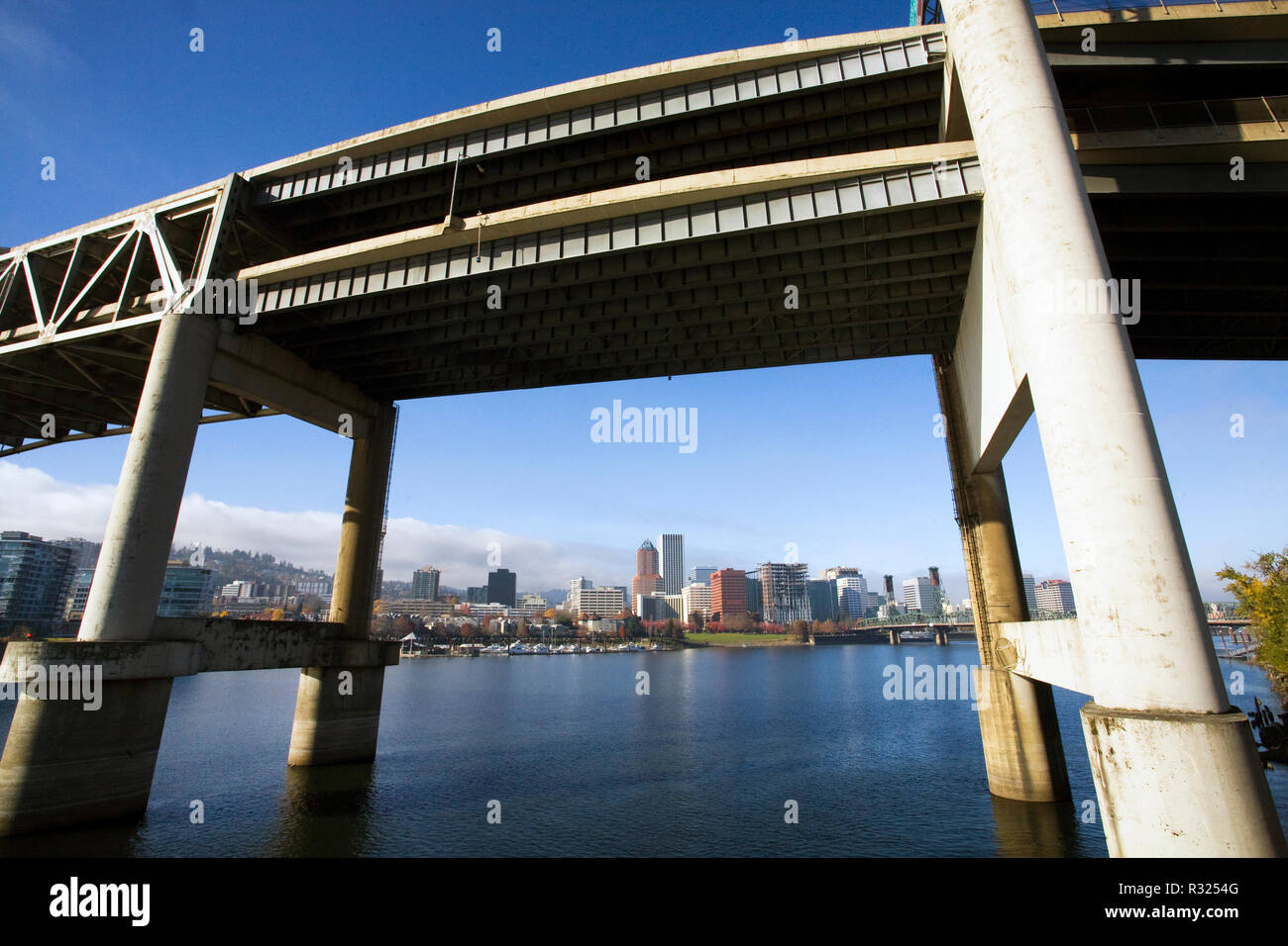 Marquam Bridge High Resolution Stock Photography and Images - Alamy