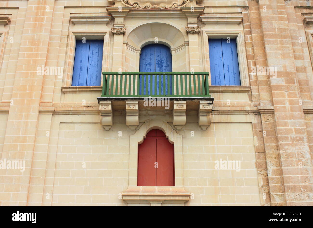 Windows in malta hi-res stock photography and images - Alamy