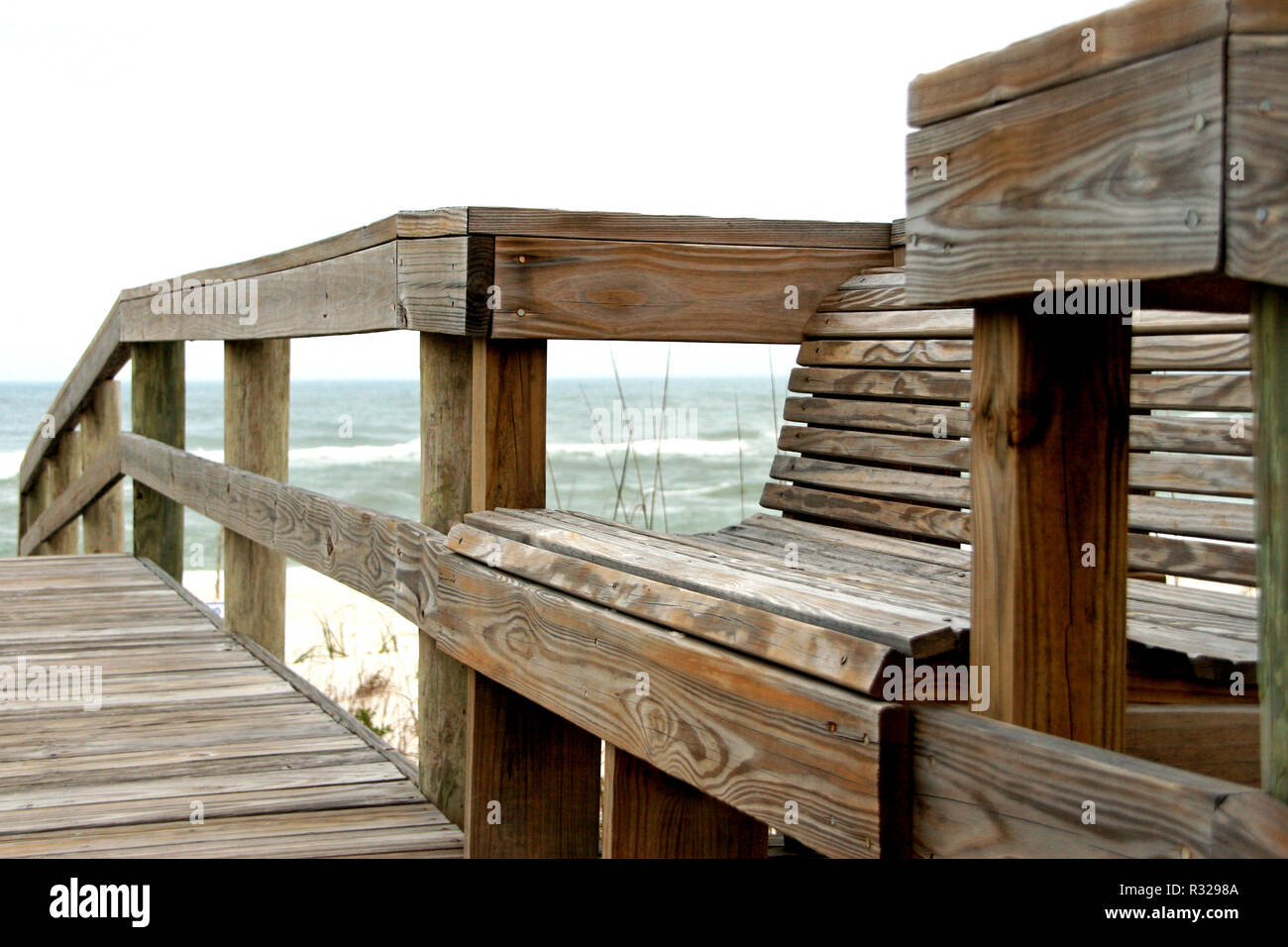 Weathered Wood Bench to the Beach Stock Photo - Alamy