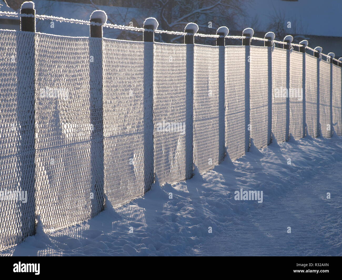 Diagonal fence hi-res stock photography and images - Alamy