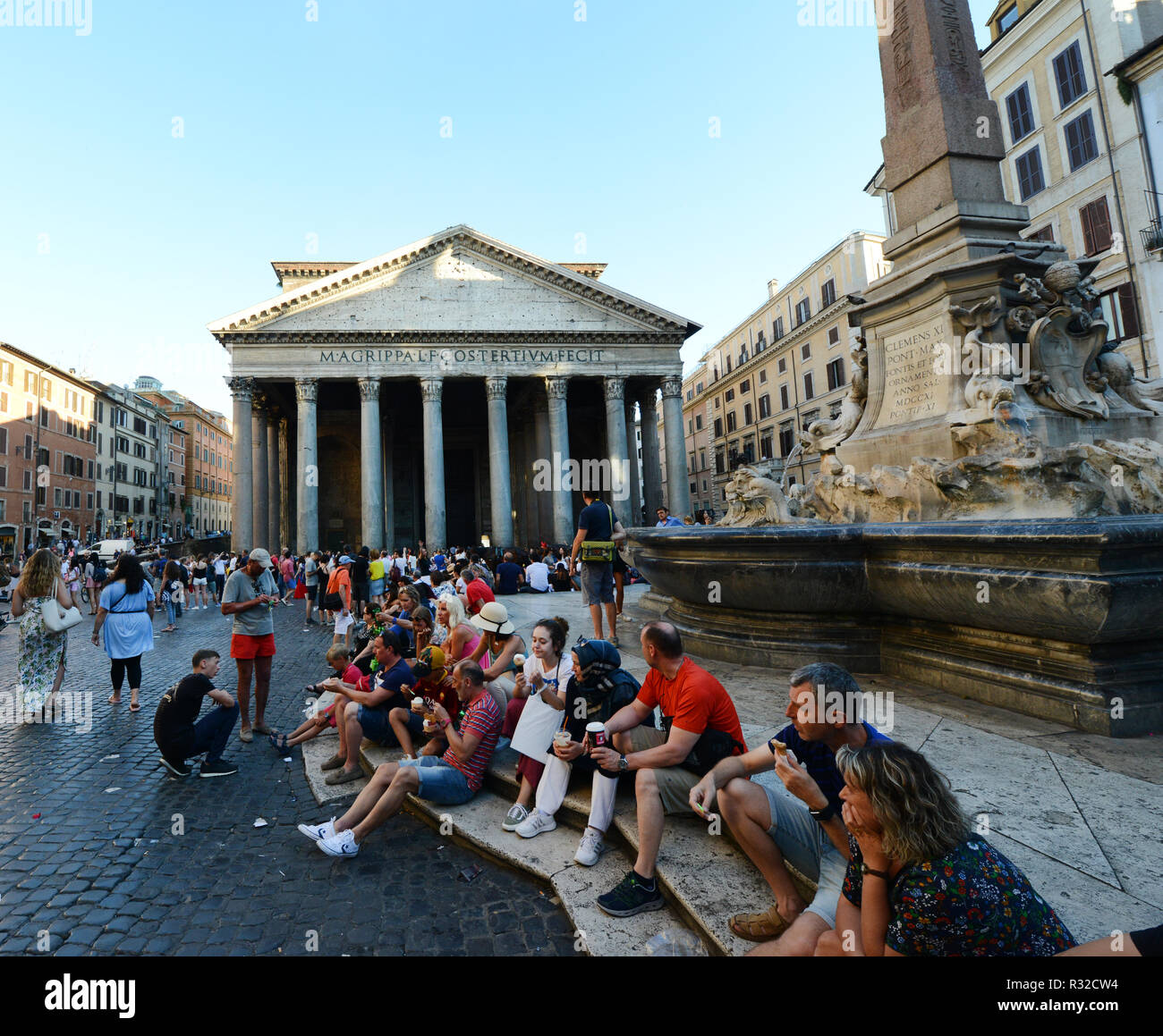 piazza della Rotonda in Rome Stock Photo - Alamy