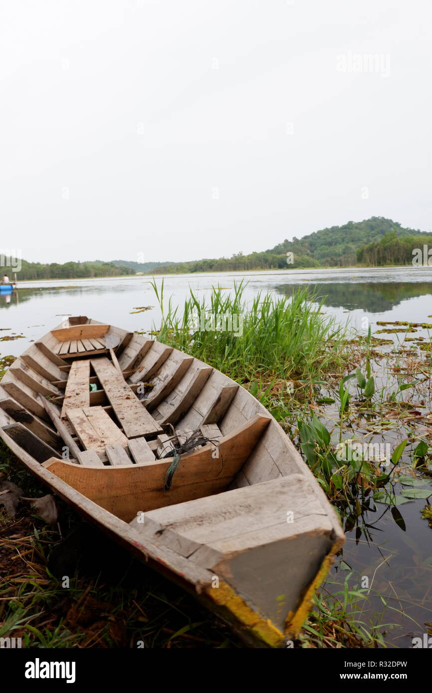 Small wooden boat lake hi-res stock photography and images - Alamy
