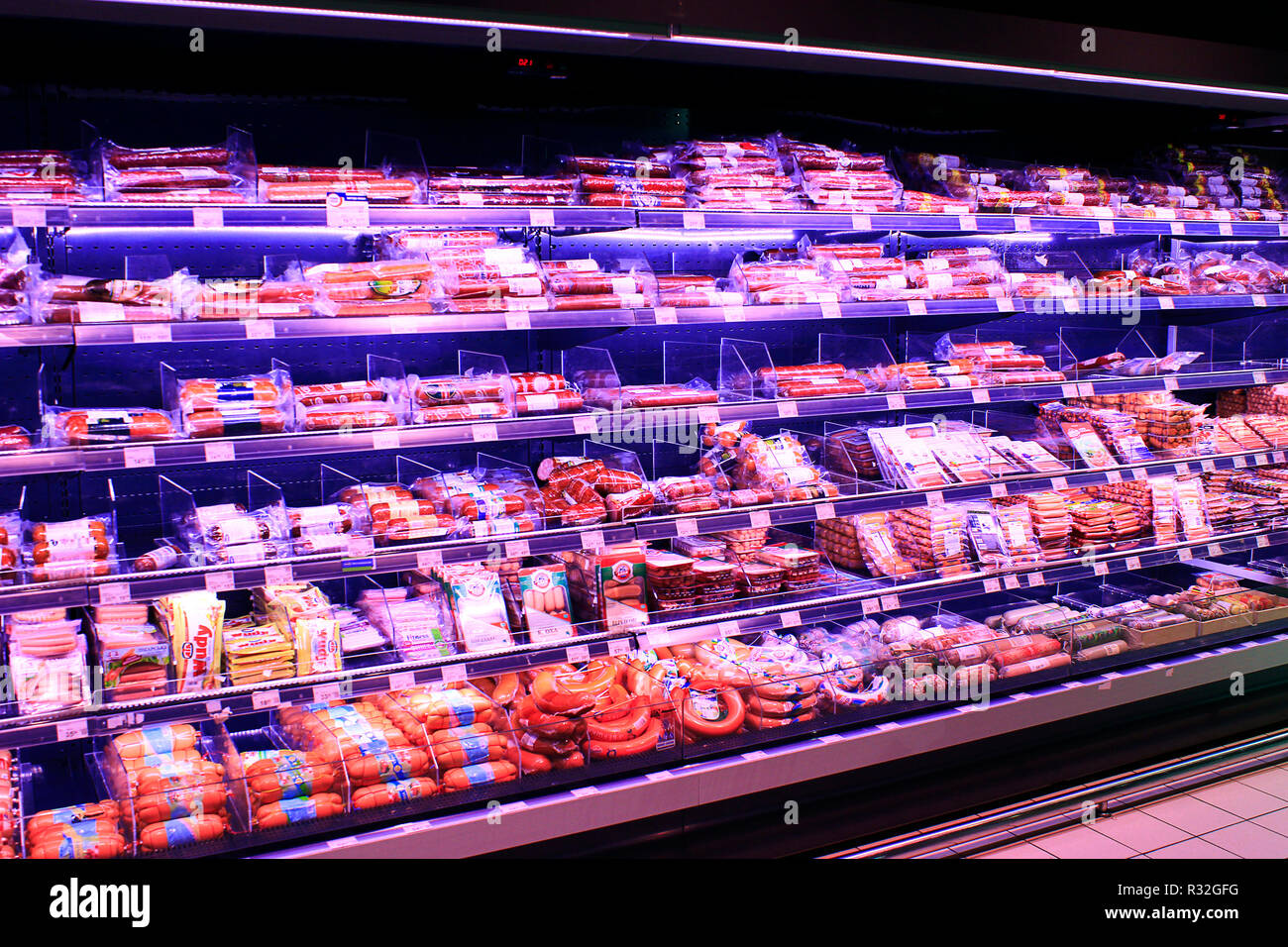Meat on shelves hi-res stock photography and images - Alamy