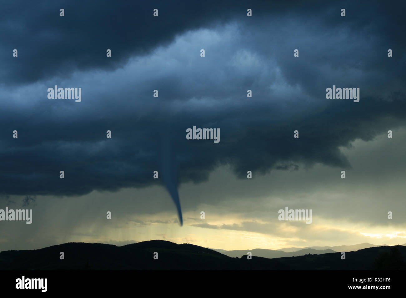 Tornado funnel hi-res stock photography and images - Alamy