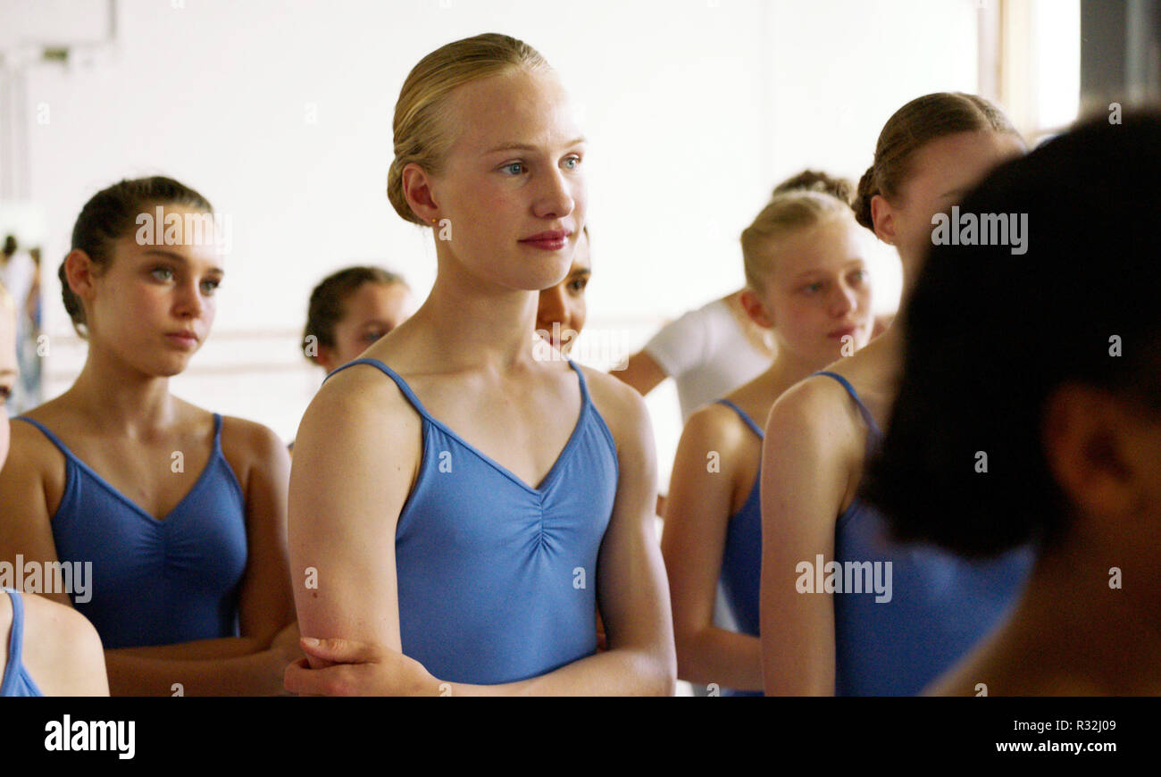 GIRL, center: Victor Polster, 2018. Ph: Jo Voets /© Netflix /Courtesy ...