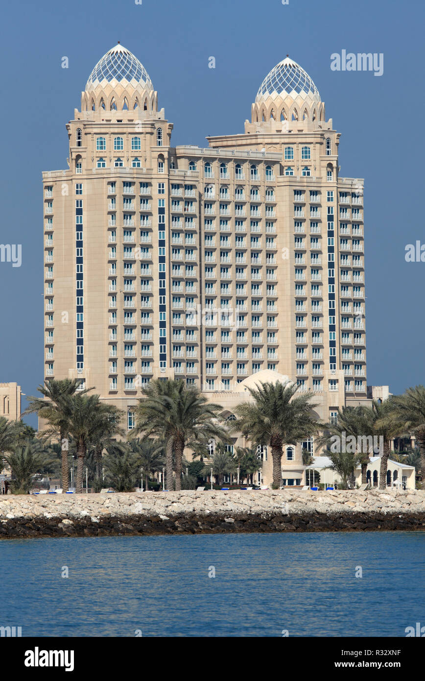 Doha four seasons hotel hi-res stock photography and images - Alamy