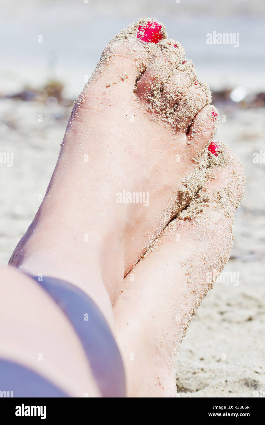 feet on the beach Stock Photo - Alamy