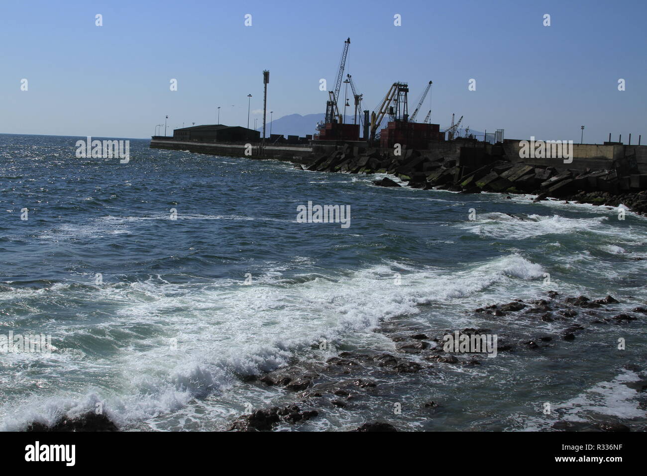Wavesr hi-res stock photography and images - Alamy