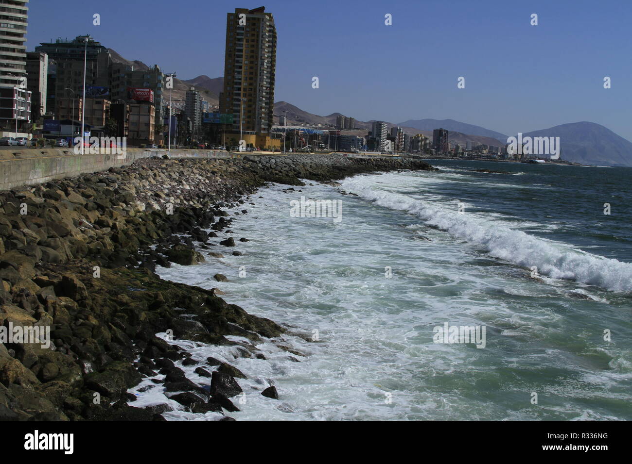 Wavesr hi-res stock photography and images - Alamy