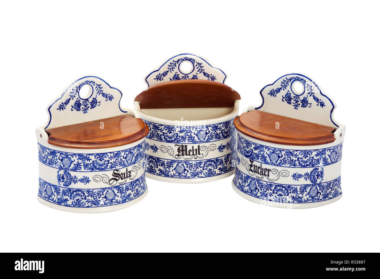 Antique porcelain boxes hi-res stock photography and images - Alamy