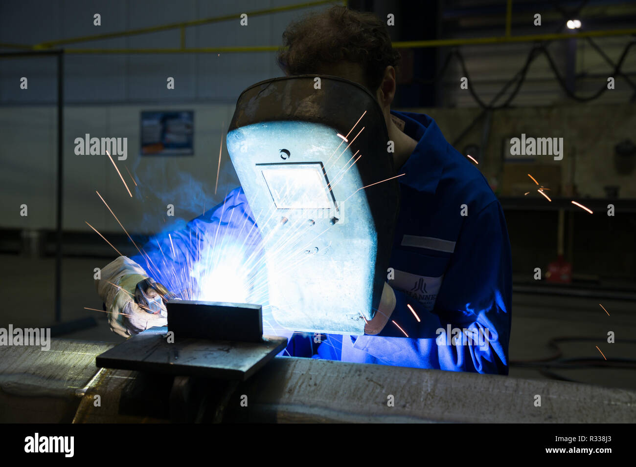 welding construction workers Stock Photo - Alamy
