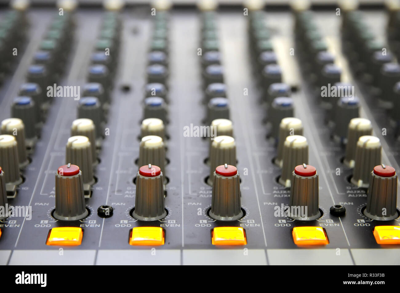 Mixing music graph hi-res stock photography and images - Alamy