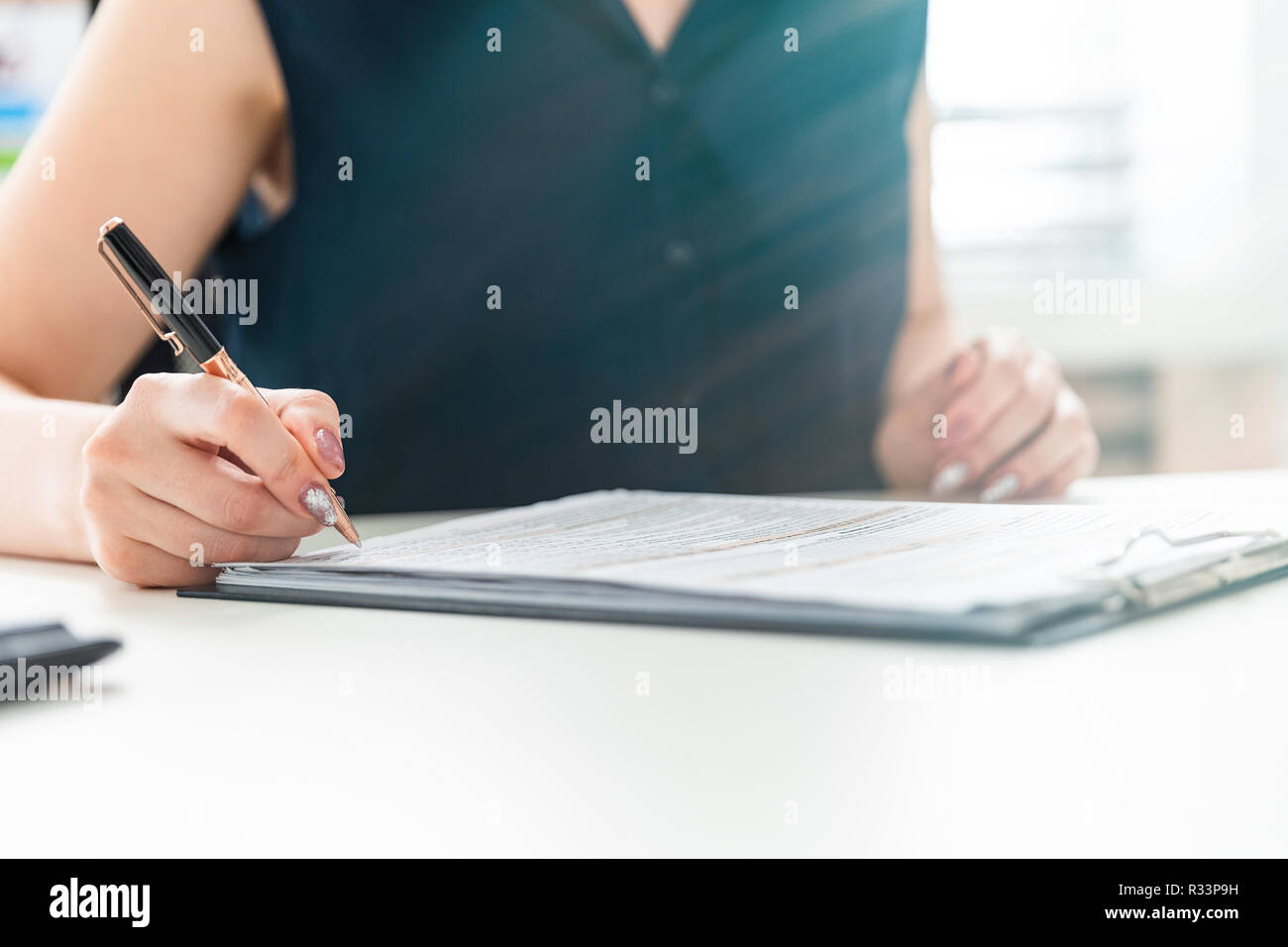Fill out a questionnaire hi-res stock photography and images - Alamy