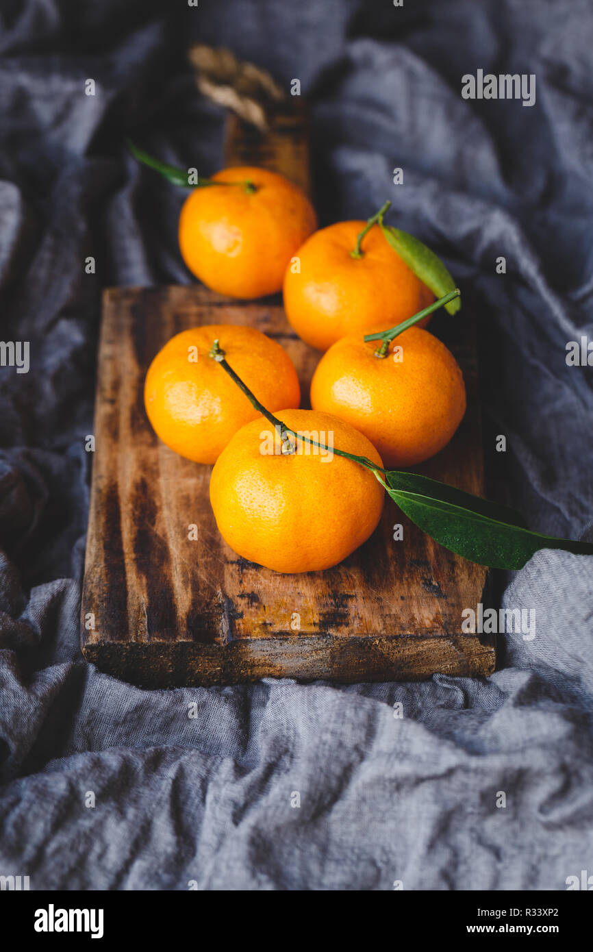 Fresh ripe mandarin fruits Stock Photo - Alamy
