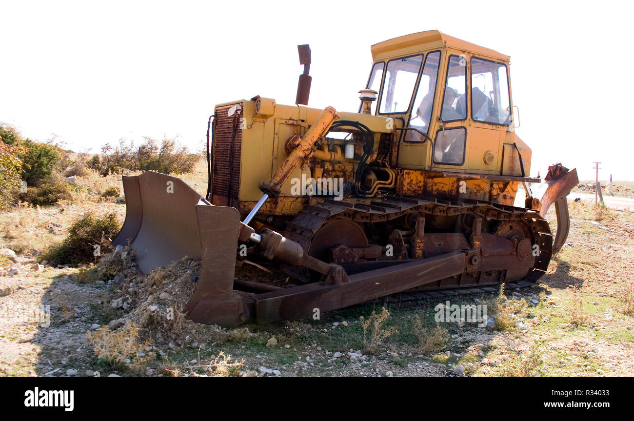 Old caterpillar bulldozer hi-res stock photography and images - Alamy