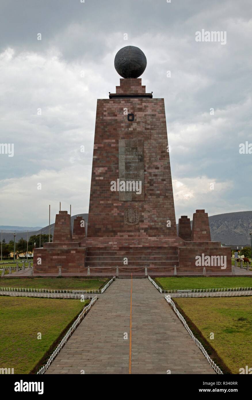 equator monument in quito Stock Photo - Alamy