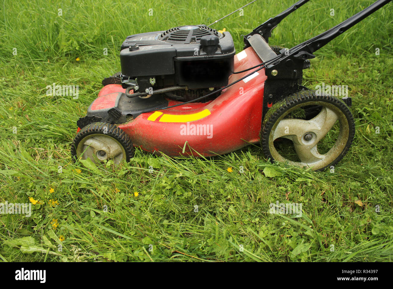 Lawn mower seat hi-res stock photography and images - Alamy