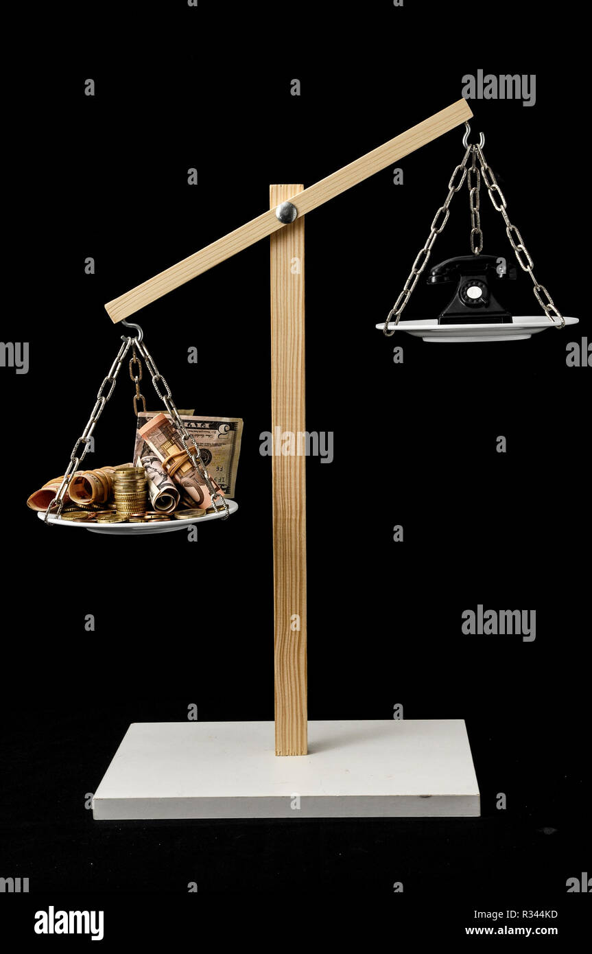 Two pan balance hi-res stock photography and images - Alamy