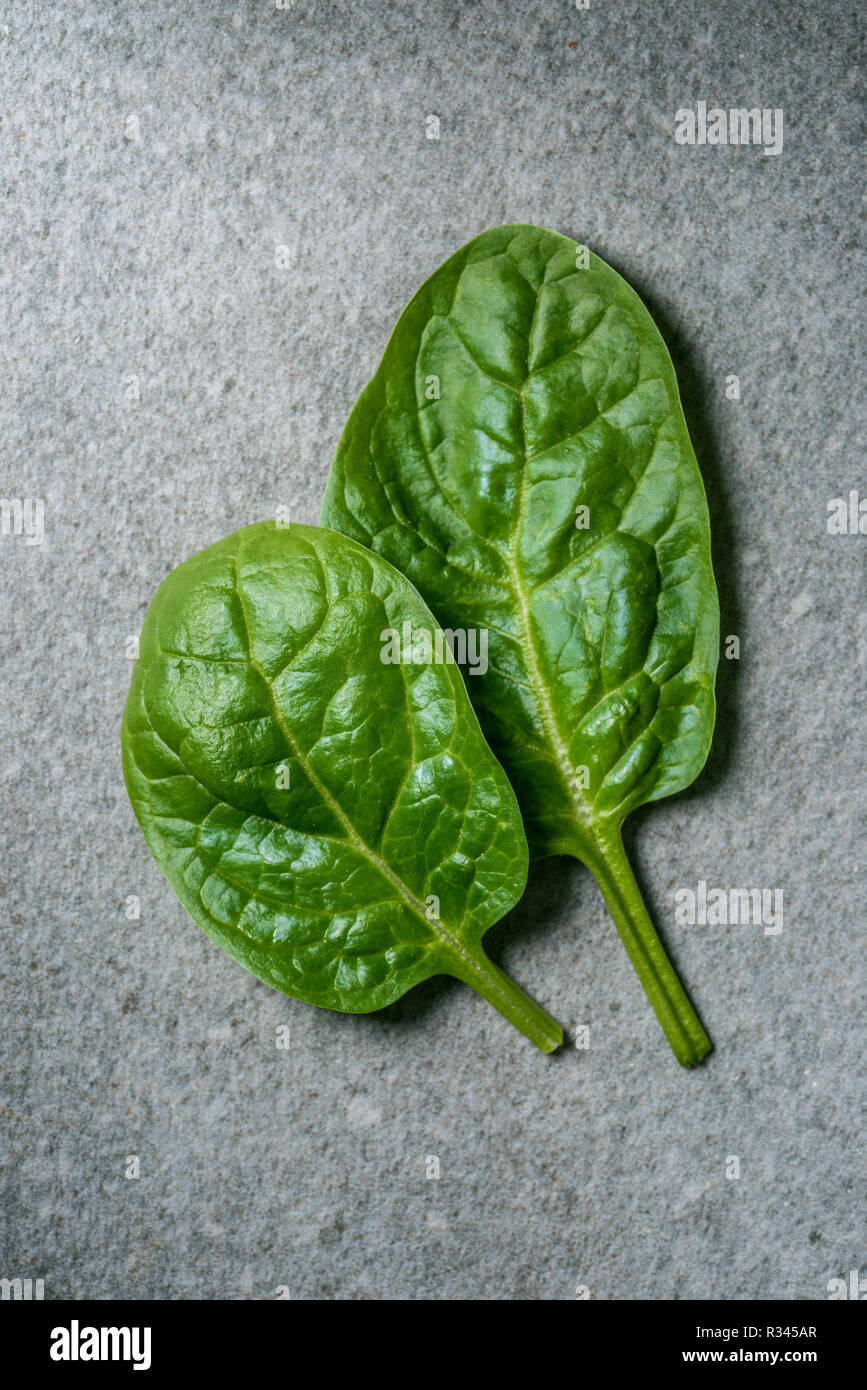 Wet spinach hi-res stock photography and images - Alamy