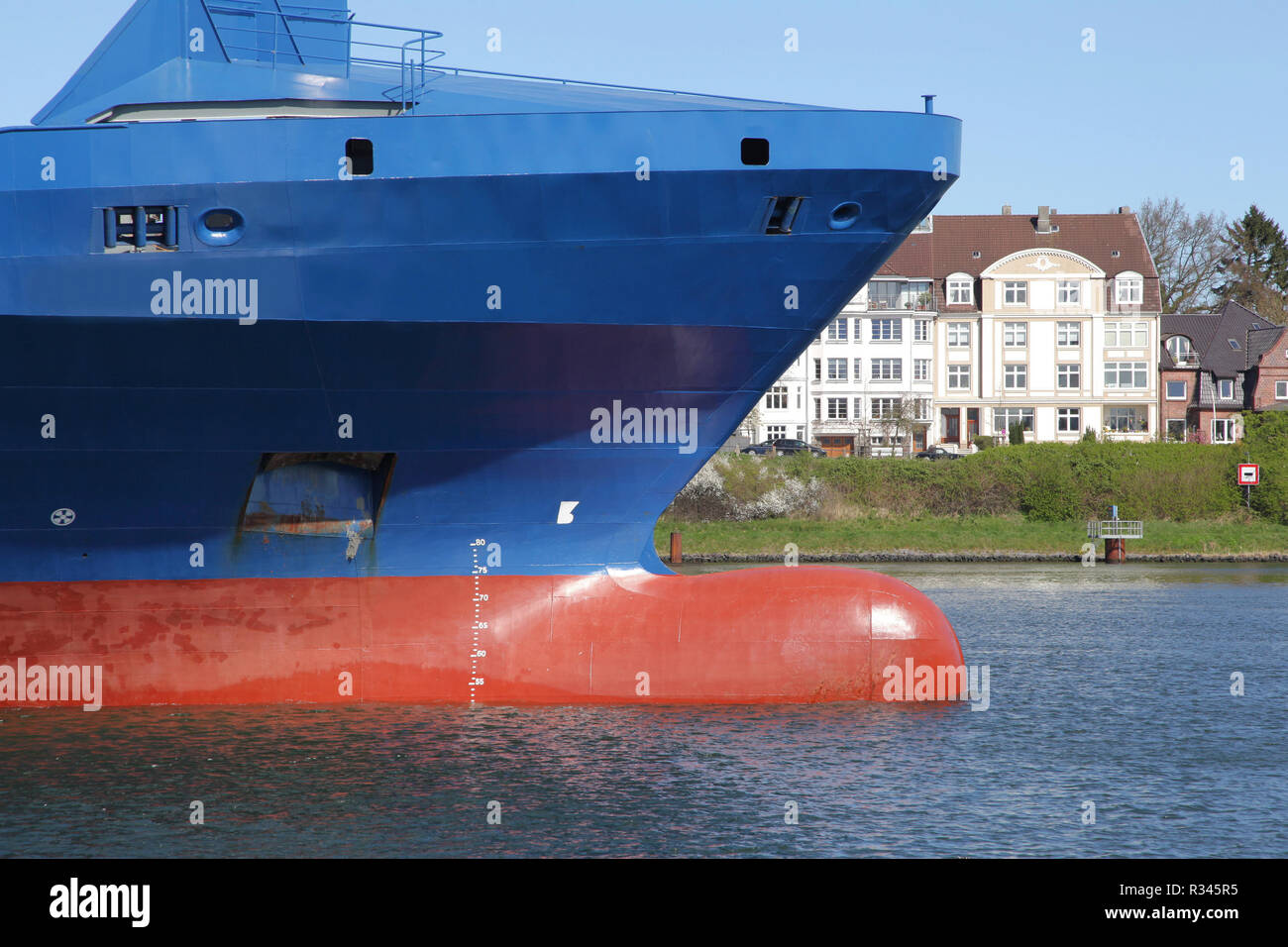 bulbous bow of a container ship Stock Photo - Alamy