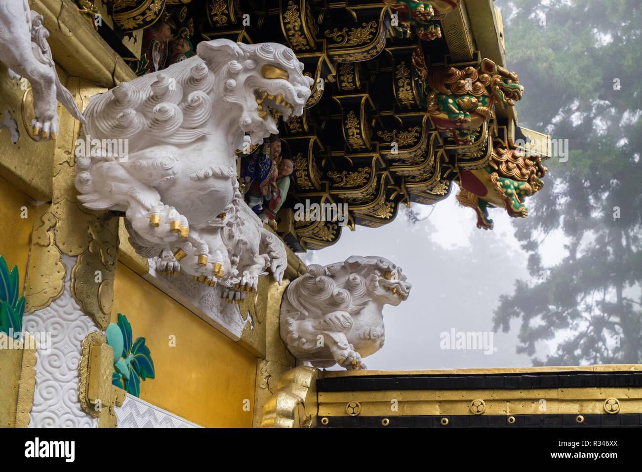 Nikko sculpture japan statue gold hi-res stock photography and images ...