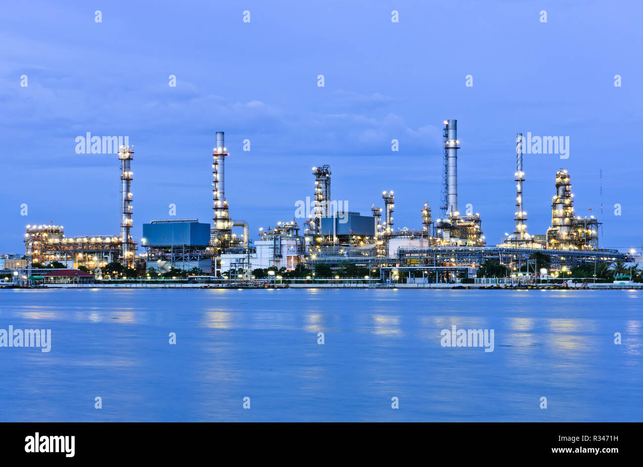 Dusk river nighttime bangkok hi-res stock photography and images - Alamy