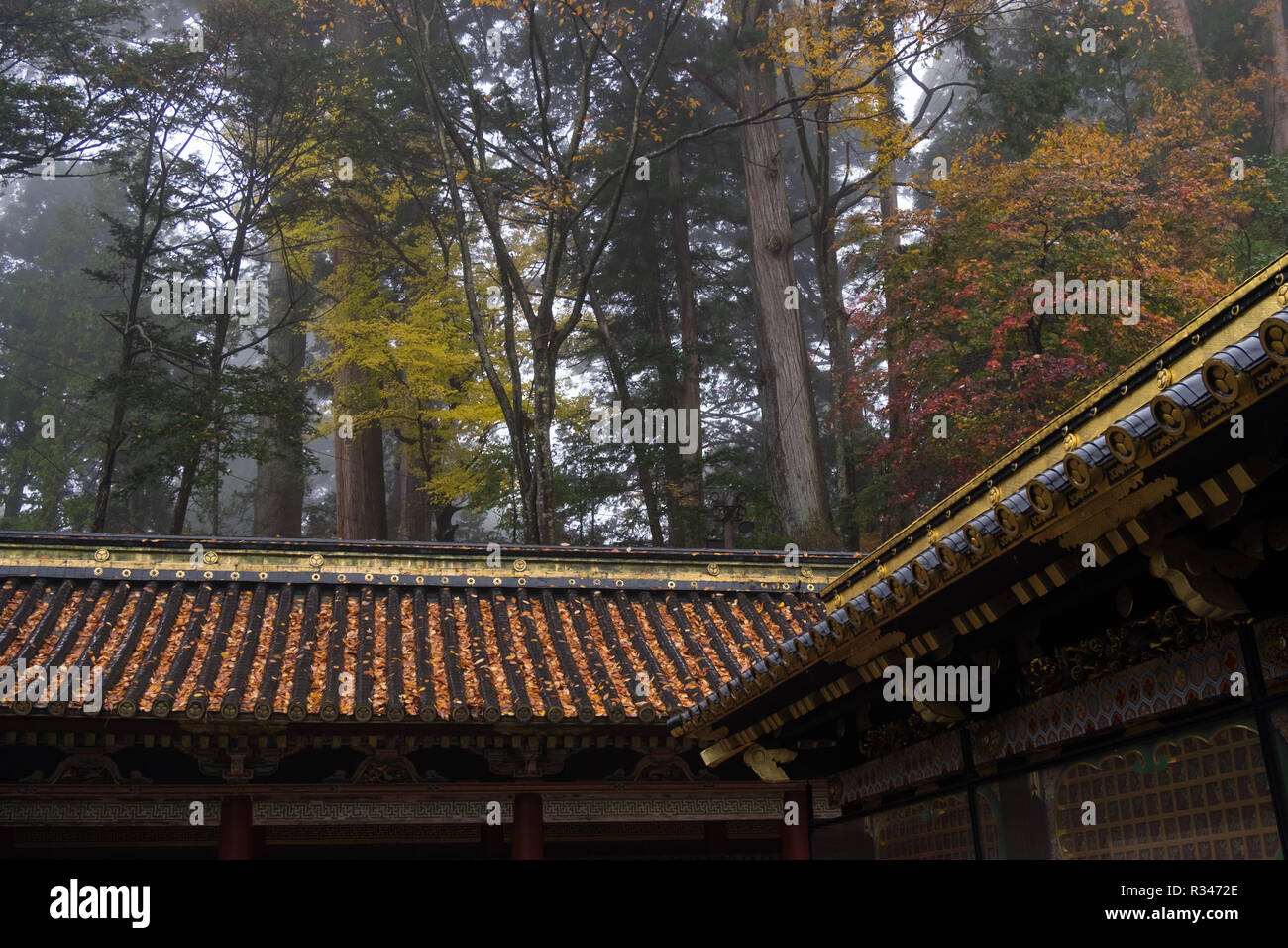 Stunning and beautiful Japanese shrine, temple architectural details ...