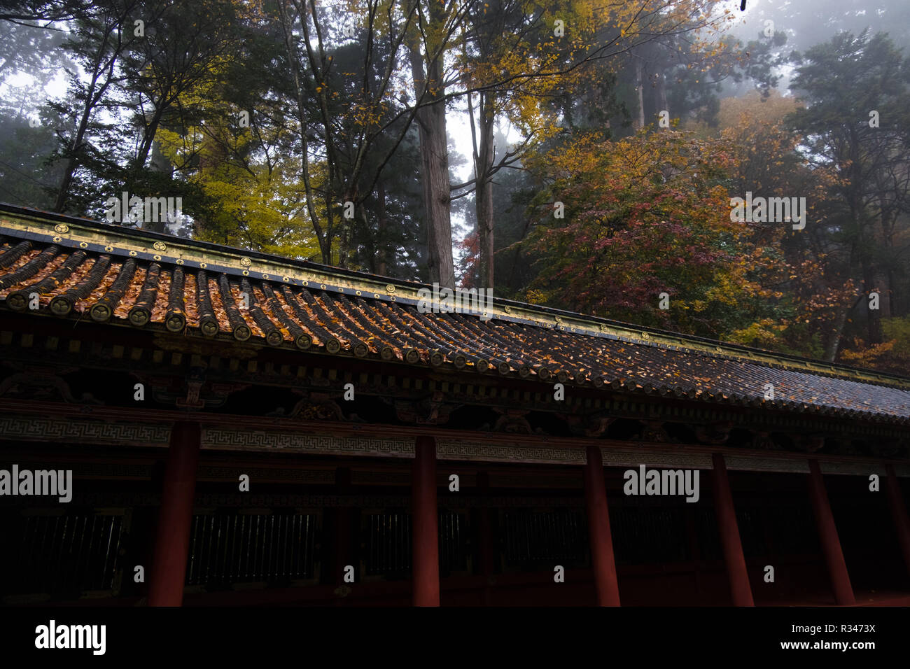Stunning and beautiful Japanese shrine, temple architectural details ...