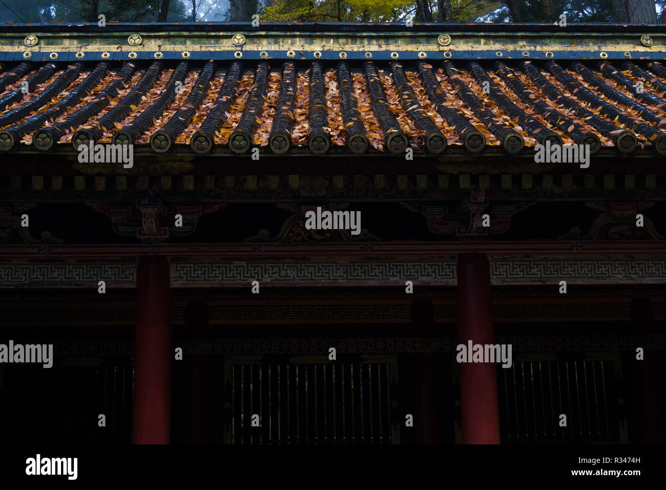 Stunning and beautiful Japanese shrine, temple architectural details ...