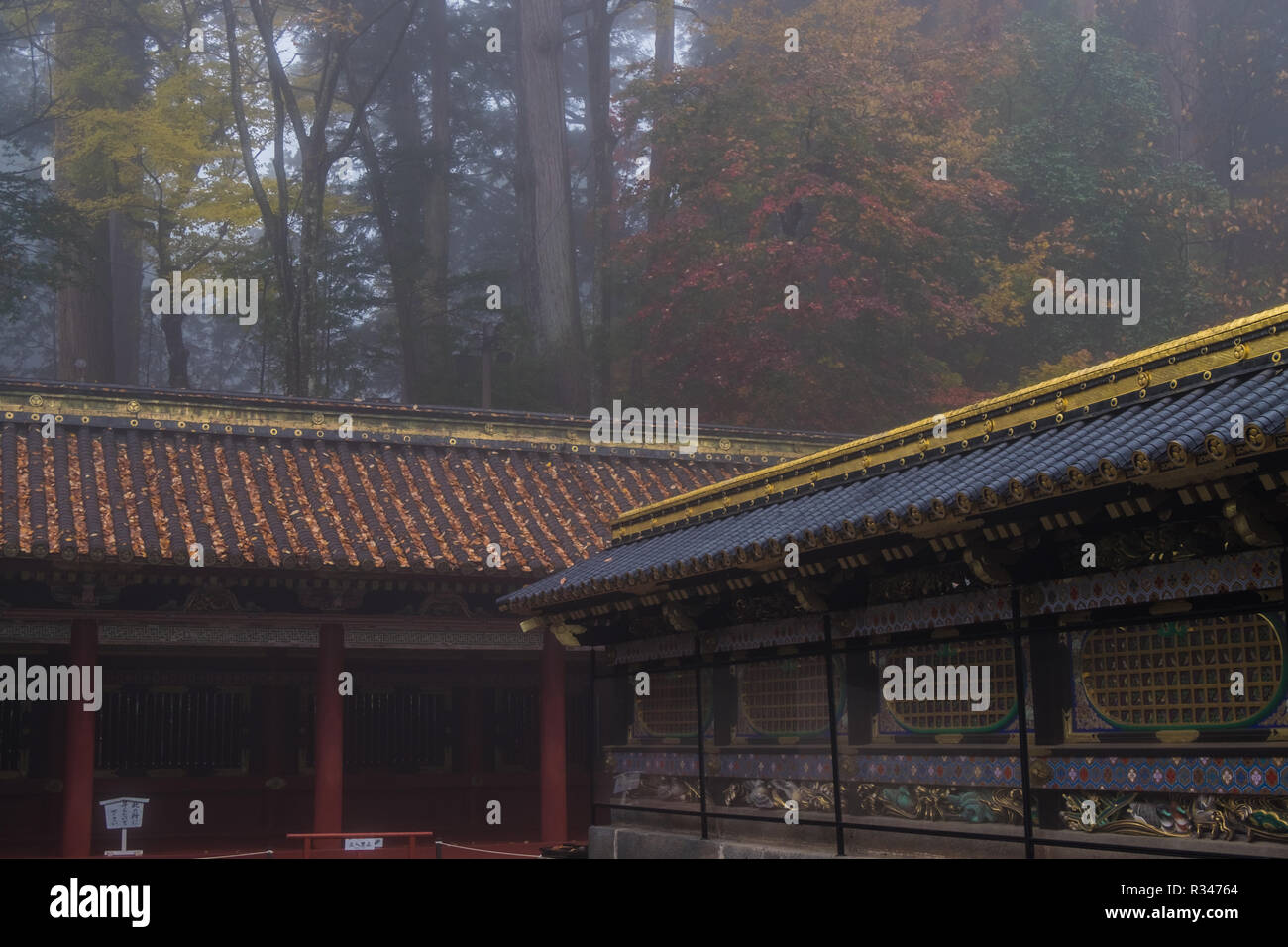 Stunning and beautiful Japanese shrine, temple architectural details ...