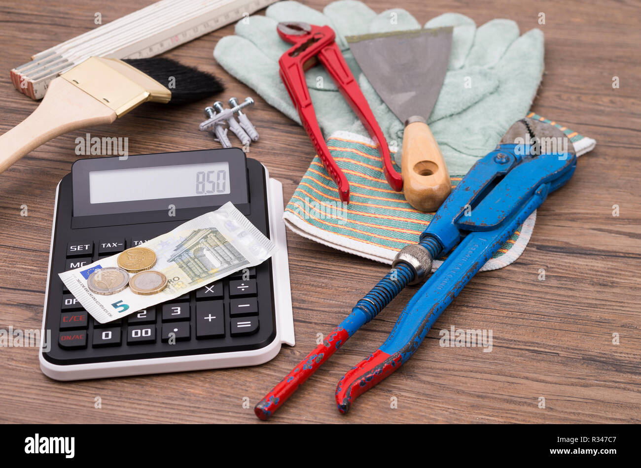 Minimum wage hi-res stock photography and images - Alamy