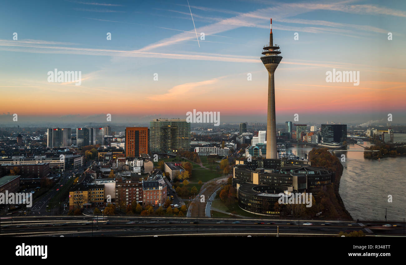 The mannesmann high rise hi-res stock photography and images - Alamy