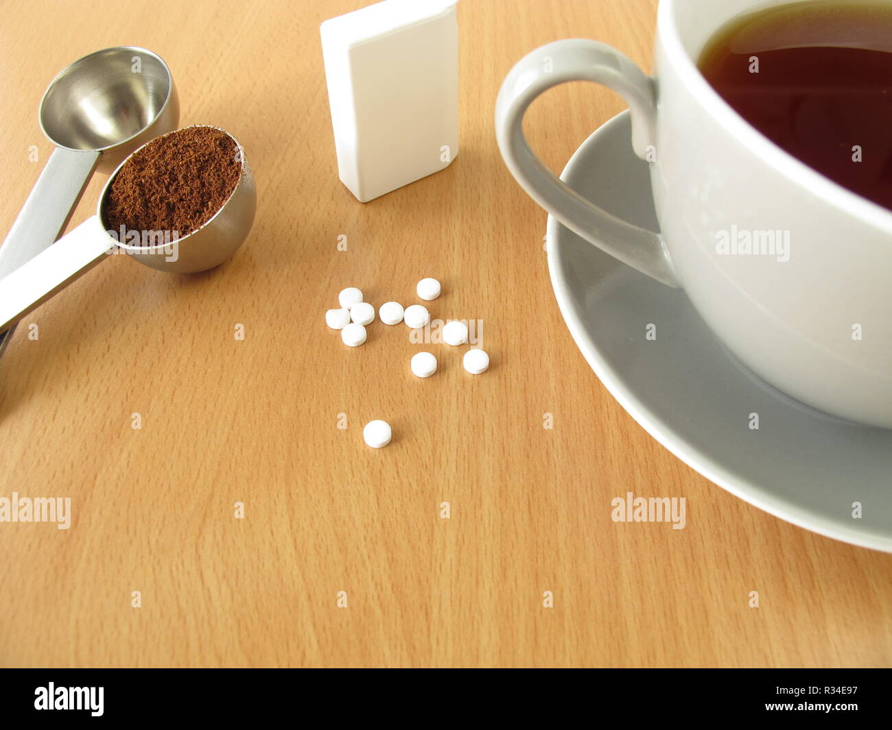 Artificial sweetener tablets hi-res stock photography and images - Alamy
