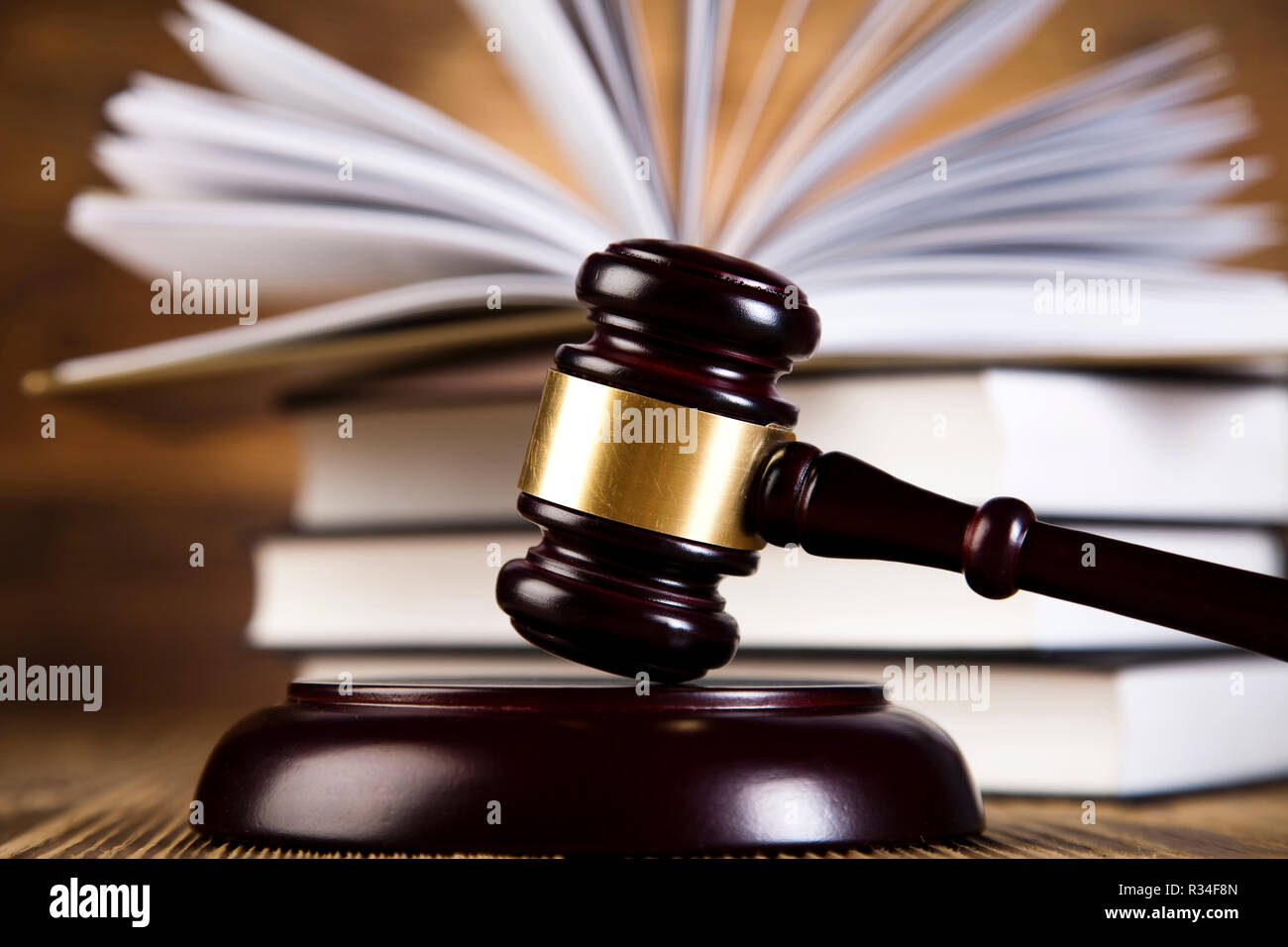 Judge pictogram hi-res stock photography and images - Alamy