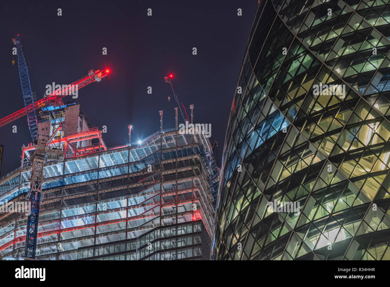22 Bishopsgate during construction with The Gherkin in the forground at ...