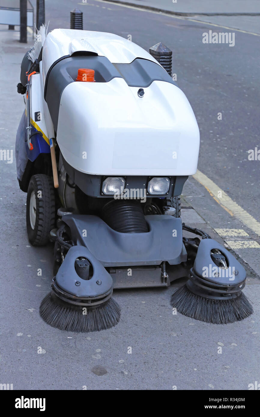 Automatic street sweeper hi-res stock photography and images - Alamy