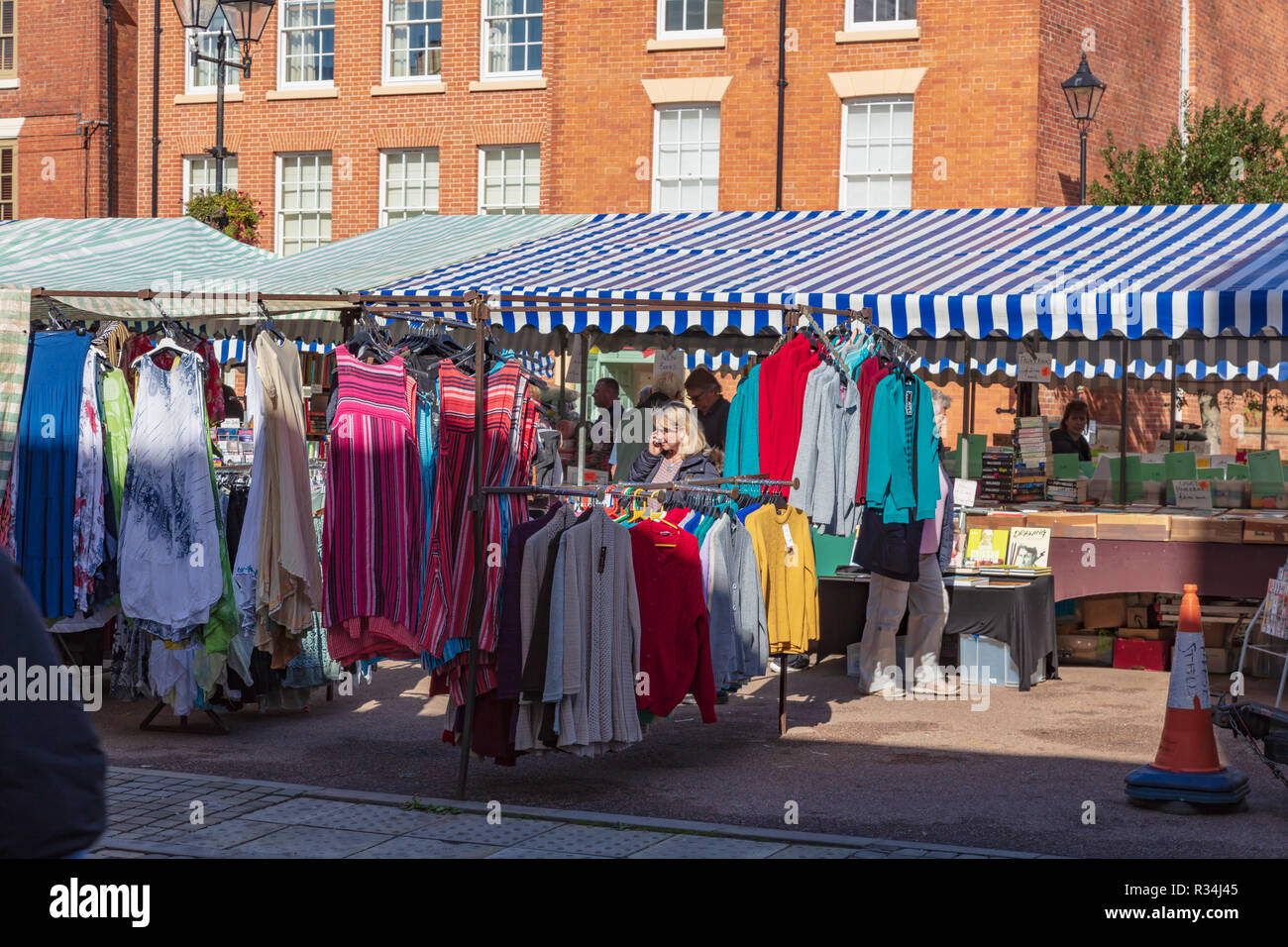 Mobile phone stall hi-res stock photography and images - Alamy