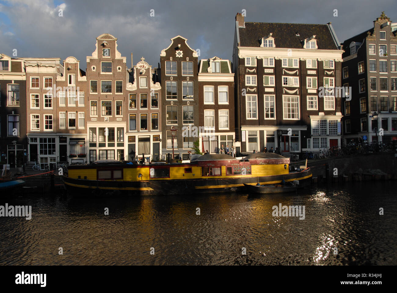 amsterdam singel canal Stock Photo - Alamy