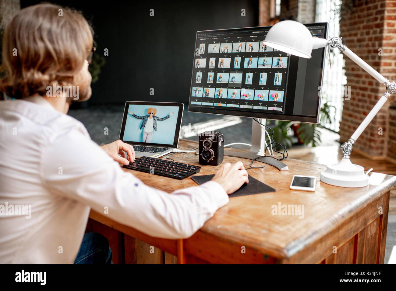 Camera studio computer hi-res stock photography and images - Alamy