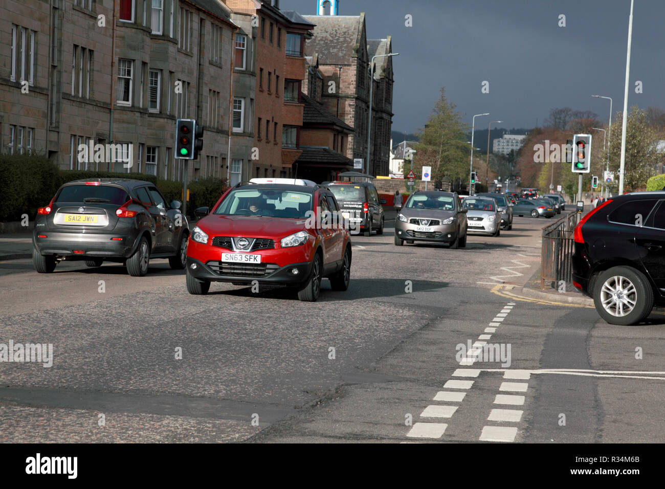 Green traffic light uk sky hi-res stock photography and images - Alamy