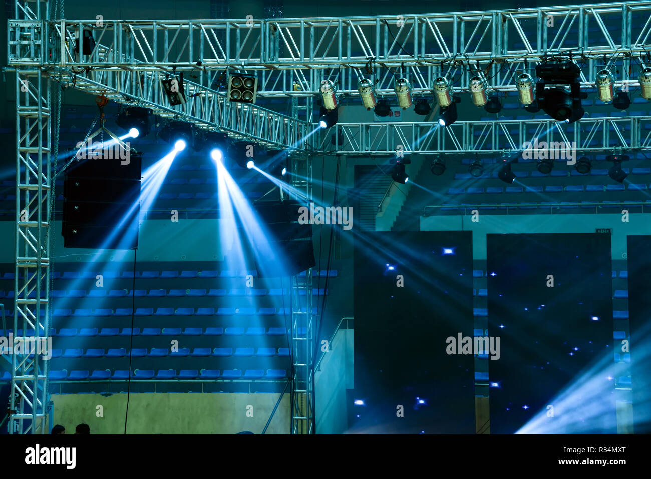 Classical concert stage spotlight hi-res stock photography and images ...