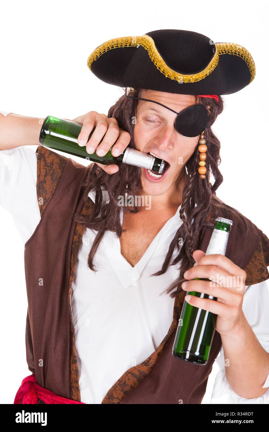 Pirate Drinking Stock Photos & Pirate Drinking Stock Images - Alamy