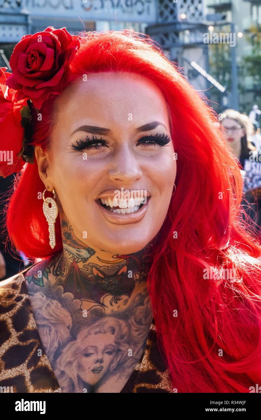 Female tattoo artist uk hi-res stock photography and images - Alamy